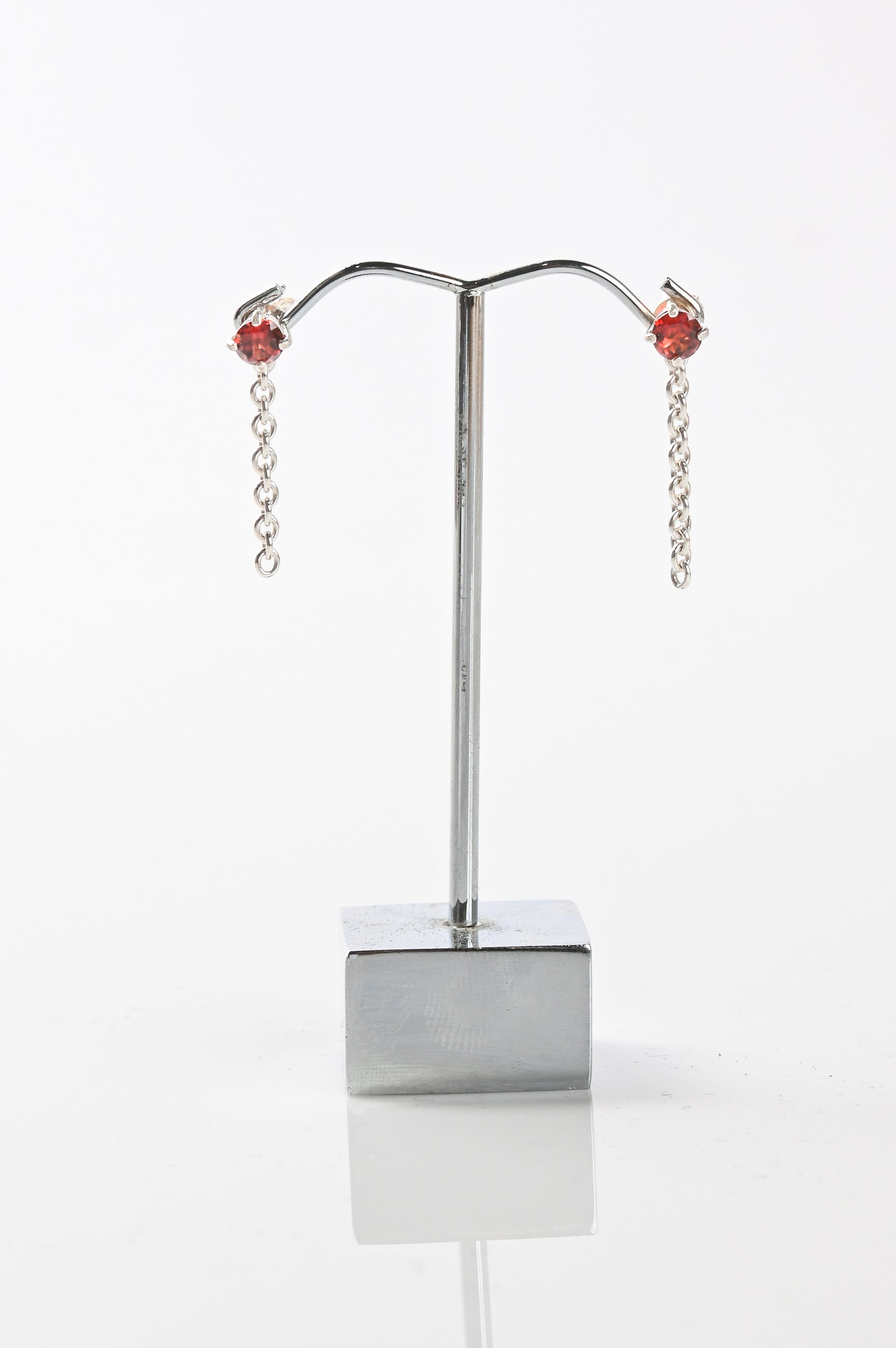 Kick In The Eye 'Natural Divine' With Garnet